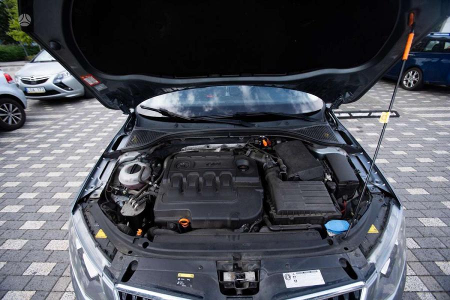 Grey Skoda Octavia 2013 in Vilnius, with an engine capacity of 1.60 L and mileage of 175 thousand km for 5700 €, photo 20 on AUTOMOTO.COM.LV