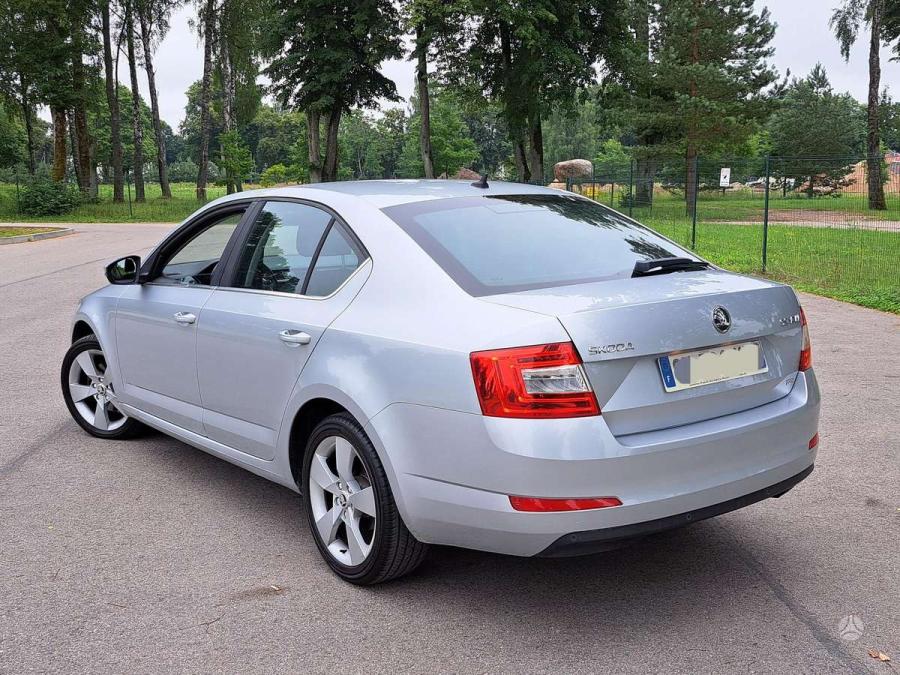 Grey Skoda Octavia 2013 in Taurage, with an engine capacity of 1.97 L and mileage of 215 thousand km for 6999 €, photo 8 on AUTOMOTO.COM.LV