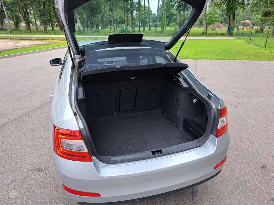 Grey Skoda Octavia 2013 in Taurage, with an engine capacity of 1.97 L and mileage of 215 thousand km for 6999 €, photo 16 on AUTOMOTO.COM.LV