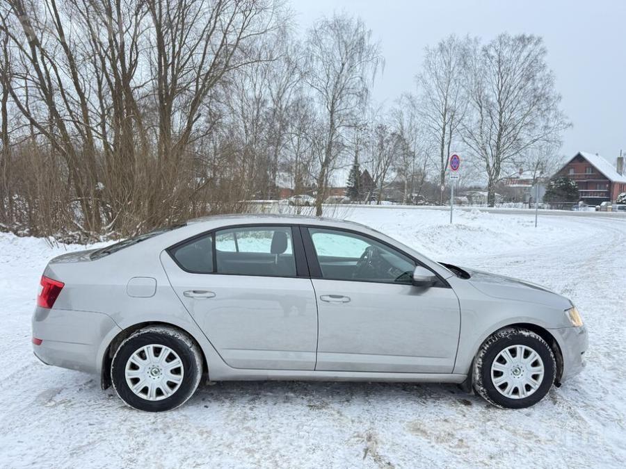 Pelēks Skoda Octavia 2013 Rīga, ar dzinēja tilpumu 1.20 L un nobraukumu 224 tūkst. km par 5900 €, foto 5 vietnē AUTOMOTO.COM.LV