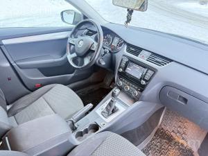 Pelēks Skoda Octavia 2013 Rīga, ar dzinēja tilpumu 1.20 L un nobraukumu 224 tūkst. km par 5900 €, foto 11 vietnē AUTOMOTO.COM.LV
