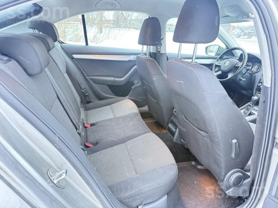 Pelēks Skoda Octavia 2013 Rīga, ar dzinēja tilpumu 1.20 L un nobraukumu 224 tūkst. km par 5900 €, foto 12 vietnē AUTOMOTO.COM.LV
