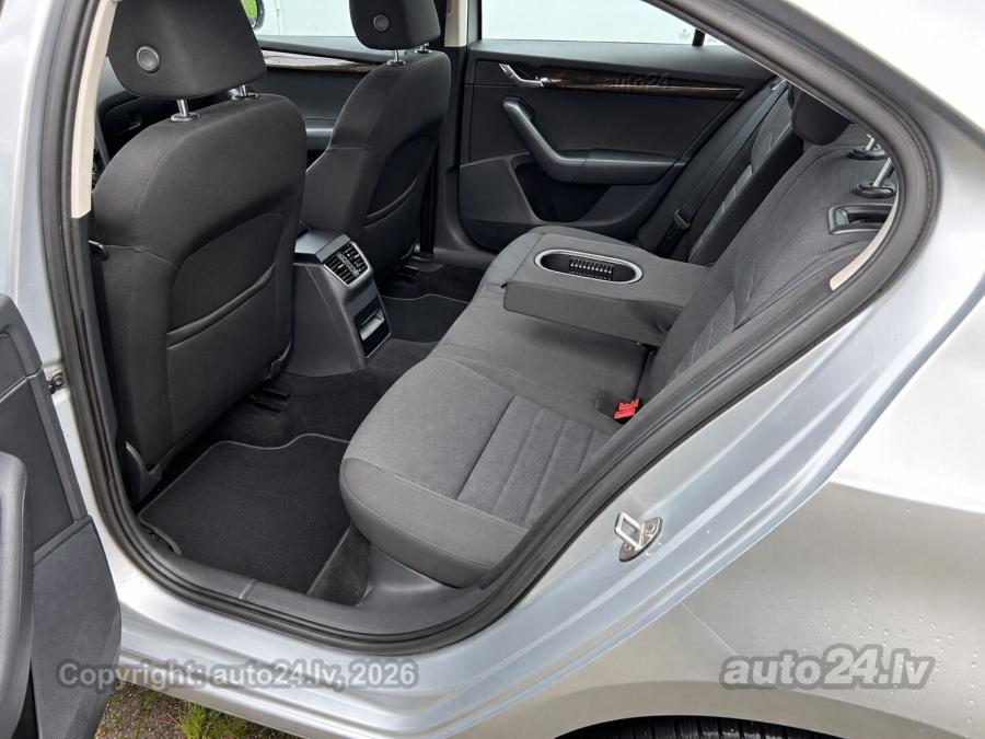 Pelēks Skoda Octavia 2013 Tartu, ar dzinēja tilpumu 1.40 L un nobraukumu 160 tūkst. km par 7360 €, foto 16 vietnē AUTOMOTO.COM.LV