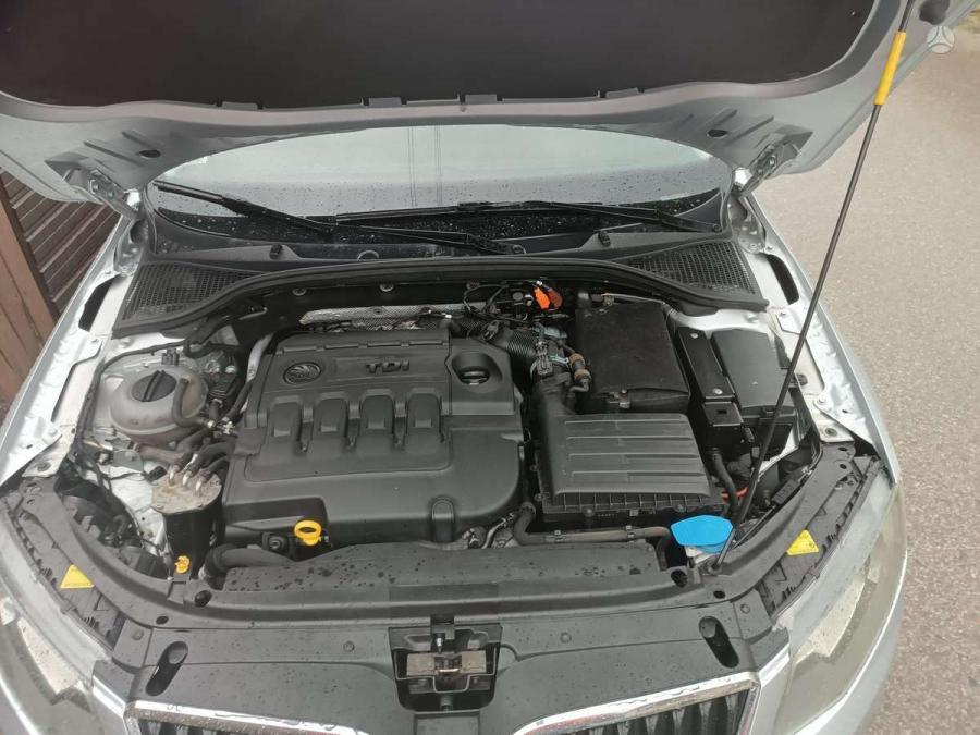 Grey Skoda Octavia 2014 in Marijampole, with an engine capacity of 1.60 L and mileage of 250 thousand km for 3500 €, photo 11 on AUTOMOTO.COM.LV