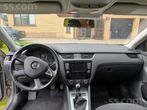 Pelēks Skoda Octavia 2014 Jelgava, ar dzinēja tilpumu 1.60 L un nobraukumu 201 tūkst. km par 4400 €, foto 9 vietnē AUTOMOTO.COM.LV