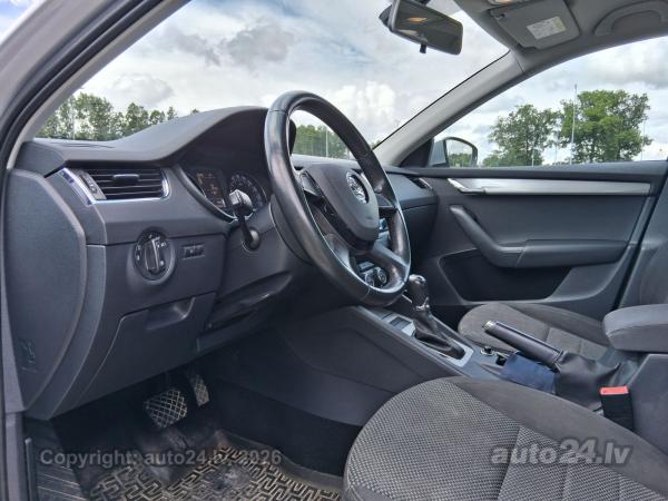 Pelēks Skoda Octavia 2014 Hāpsalu, ar dzinēja tilpumu 1.60 L un nobraukumu 216 tūkst. km par 6900 €, foto 6 vietnē AUTOMOTO.COM.LV