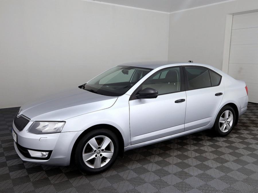 Pelēks Skoda Octavia 2014 Tallina, ar dzinēja tilpumu 1.20 L un nobraukumu 317 tūkst. km par 2599 €, foto 3 vietnē AUTOMOTO.COM.LV