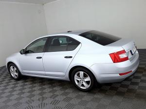 Pelēks Skoda Octavia 2014 Tallina, ar dzinēja tilpumu 1.20 L un nobraukumu 317 tūkst. km par 2599 €, foto 5 vietnē AUTOMOTO.COM.LV