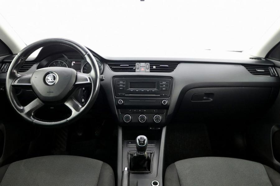 Pelēks Skoda Octavia 2014 Tallina, ar dzinēja tilpumu 1.20 L un nobraukumu 317 tūkst. km par 2599 €, foto 6 vietnē AUTOMOTO.COM.LV