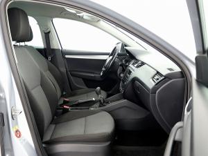 Pelēks Skoda Octavia 2014 Tallina, ar dzinēja tilpumu 1.20 L un nobraukumu 317 tūkst. km par 2599 €, foto 7 vietnē AUTOMOTO.COM.LV