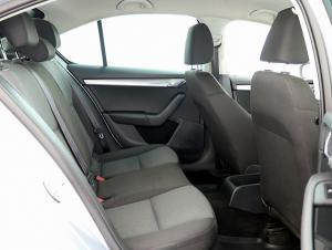 Pelēks Skoda Octavia 2014 Tallina, ar dzinēja tilpumu 1.20 L un nobraukumu 317 tūkst. km par 2599 €, foto 8 vietnē AUTOMOTO.COM.LV