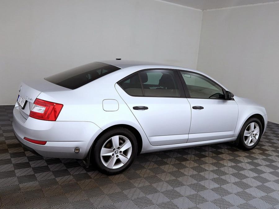 Pelēks Skoda Octavia 2014 Tallina, ar dzinēja tilpumu 1.20 L un nobraukumu 317 tūkst. km par 2599 €, foto 12 vietnē AUTOMOTO.COM.LV