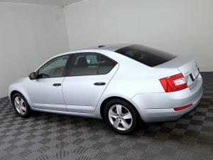 Pelēks Skoda Octavia 2014 Tallina, ar dzinēja tilpumu 1.20 L un nobraukumu 317 tūkst. km par 2599 €, foto 13 vietnē AUTOMOTO.COM.LV