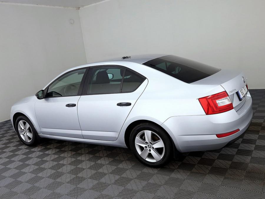 Pelēks Skoda Octavia 2014 Tallina, ar dzinēja tilpumu 1.20 L un nobraukumu 317 tūkst. km par 2599 €, foto 13 vietnē AUTOMOTO.COM.LV