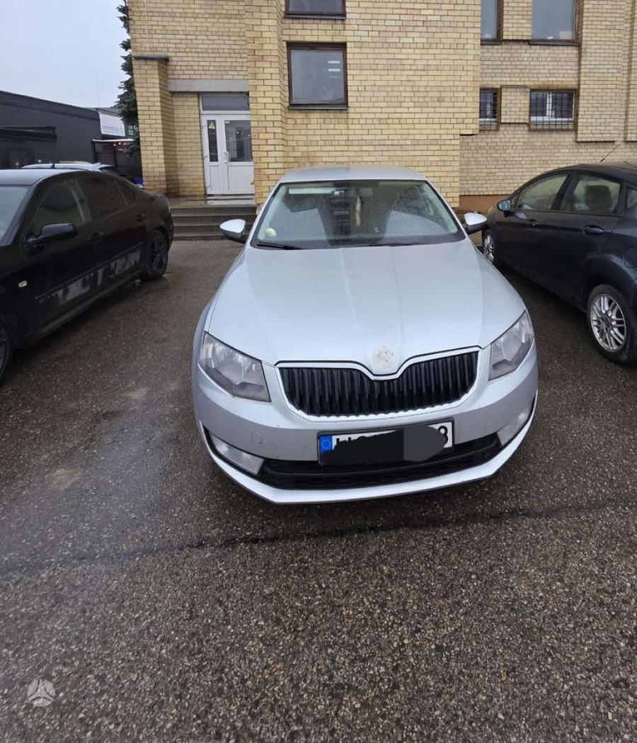 Grey Skoda Octavia 2015 in Kaunas, with an engine capacity of 1.60 L and mileage of 418 thousand km for 3500 €, photo 1 on AUTOMOTO.COM.LV