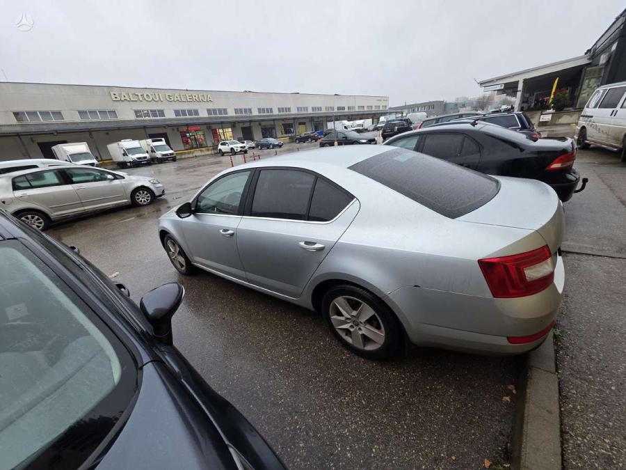 Grey Skoda Octavia 2015 in Kaunas, with an engine capacity of 1.60 L and mileage of 418 thousand km for 3500 €, photo 2 on AUTOMOTO.COM.LV