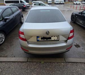 Grey Skoda Octavia 2015 in Kaunas, with an engine capacity of 1.60 L and mileage of 418 thousand km for 3500 €, photo 3 on AUTOMOTO.COM.LV