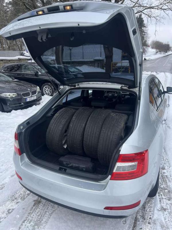 Grey Skoda Octavia 2015 in Vilnius, with an engine capacity of 1.40 L and mileage of 142 thousand km for 8600 €, photo 6 on AUTOMOTO.COM.LV