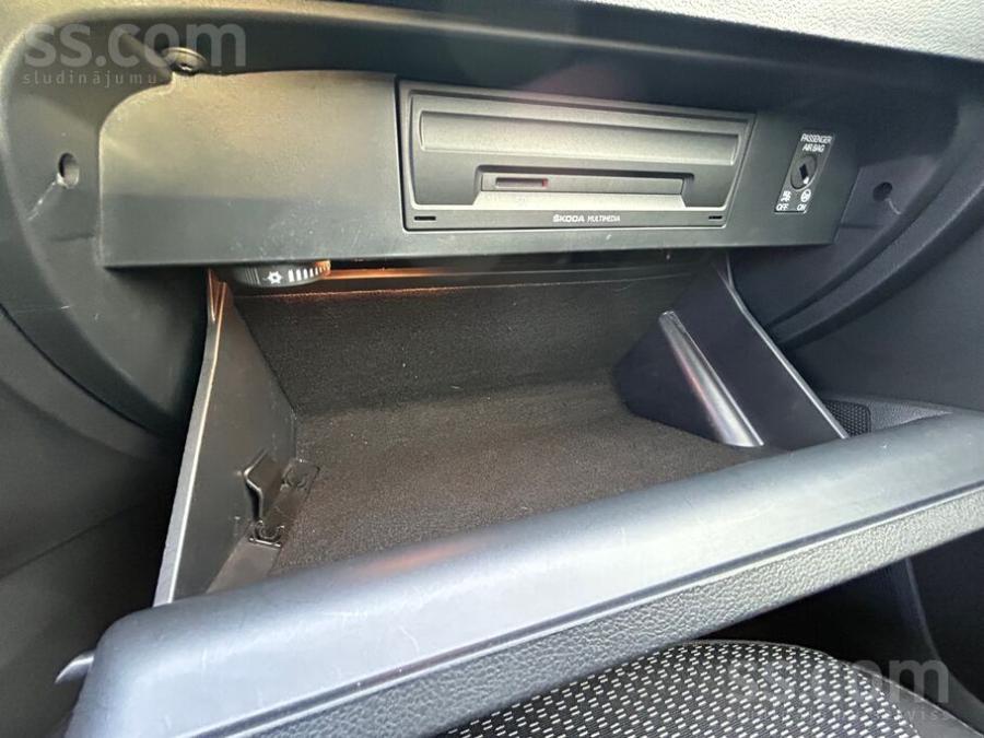 Pelēks Skoda Octavia 2015 Aizkraukle, ar dzinēja tilpumu 1.60 L un nobraukumu 207 tūkst. km par 5490 €, foto 14 vietnē AUTOMOTO.COM.LV