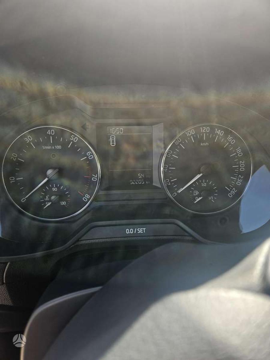 Pelēks Skoda Octavia 2015 Kauņa, ar dzinēja tilpumu 1.40 L un nobraukumu 92 tūkst. km par 7500 €, foto 1 vietnē AUTOMOTO.COM.LV