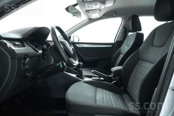 Pelēks Skoda Octavia 2015 Rīga, ar dzinēja tilpumu 1.80 L un nobraukumu 12 tūkst. km par 15900 €, foto 6 vietnē AUTOMOTO.COM.LV