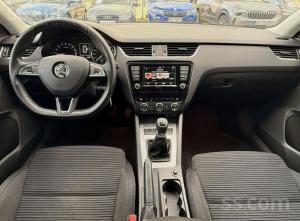 Pelēks Skoda Octavia 2015 Rīga, ar dzinēja tilpumu 2.00 L un nobraukumu 130 tūkst. km par 9990 €, foto 9 vietnē AUTOMOTO.COM.LV
