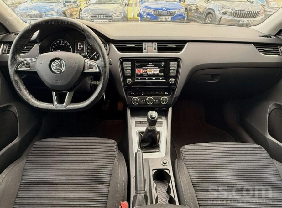 Pelēks Skoda Octavia 2015 Rīga, ar dzinēja tilpumu 2.00 L un nobraukumu 130 tūkst. km par 9990 €, foto 9 vietnē AUTOMOTO.COM.LV