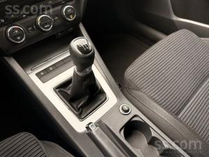 Pelēks Skoda Octavia 2015 Rīga, ar dzinēja tilpumu 2.00 L un nobraukumu 130 tūkst. km par 9990 €, foto 12 vietnē AUTOMOTO.COM.LV