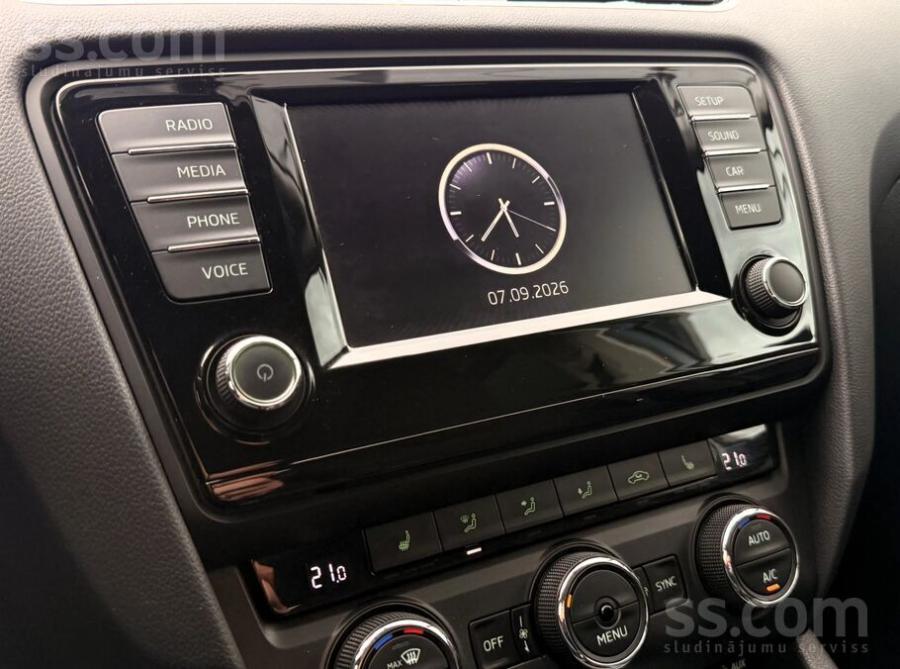 Pelēks Skoda Octavia 2015 Rīga, ar dzinēja tilpumu 2.00 L un nobraukumu 130 tūkst. km par 9990 €, foto 16 vietnē AUTOMOTO.COM.LV