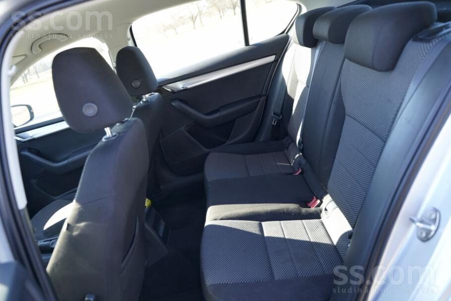 Pelēks Skoda Octavia 2016 Rīga, ar dzinēja tilpumu 1.60 L un nobraukumu 285 tūkst. km par 5990 €, foto 11 vietnē AUTOMOTO.COM.LV