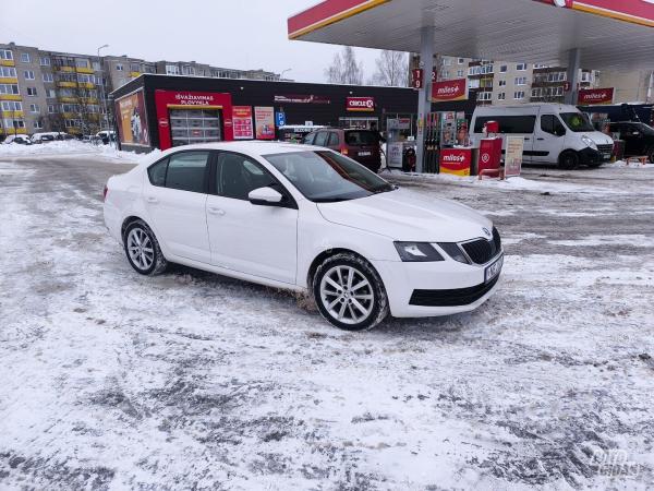 Grey Skoda Octavia 2017 in Siauliai, with an engine capacity of 1.60 L and mileage of 330 thousand km for 5900 €, photo 2 on AUTOMOTO.COM.LV