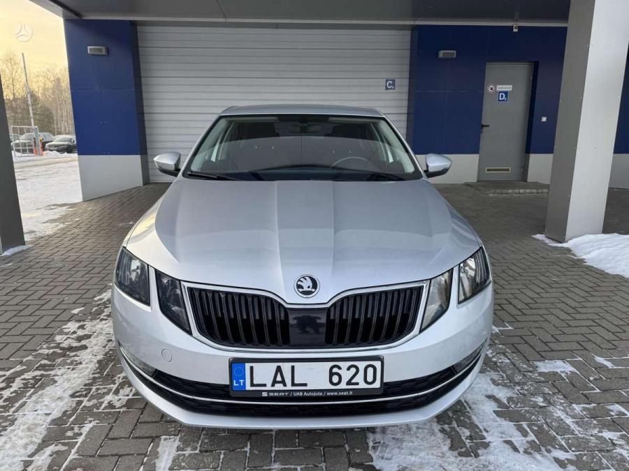 Grey Skoda Octavia 2017 in Kaunas, with an engine capacity of 1.60 L and mileage of 155 thousand km for 9550 €, photo 2 on AUTOMOTO.COM.LV