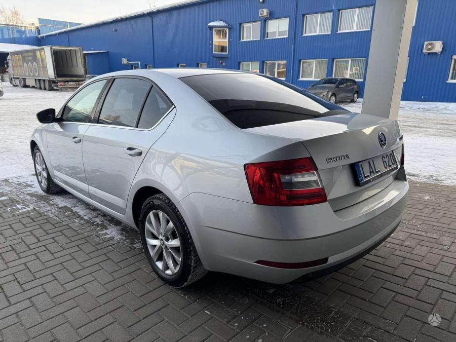 Grey Skoda Octavia 2017 in Kaunas, with an engine capacity of 1.60 L and mileage of 155 thousand km for 9550 €, photo 5 on AUTOMOTO.COM.LV