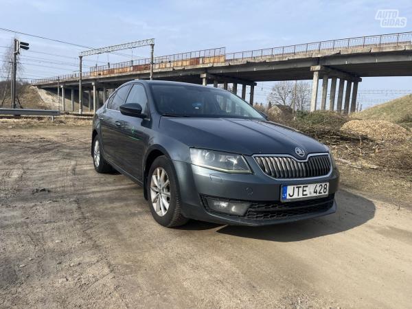 Pelēks Skoda Octavia 2017 Vievis, ar dzinēja tilpumu 1.60 L un nobraukumu 345 tūkst. km par 5000 €, foto 3 vietnē AUTOMOTO.COM.LV