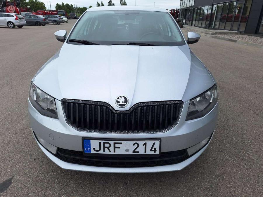 Pelēks Skoda Octavia 2017 Šakiai, ar dzinēja tilpumu 1.60 L un nobraukumu 257 tūkst. km par 7300 €, foto 3 vietnē AUTOMOTO.COM.LV