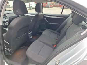 Pelēks Skoda Octavia 2017 Šakiai, ar dzinēja tilpumu 1.60 L un nobraukumu 257 tūkst. km par 7300 €, foto 12 vietnē AUTOMOTO.COM.LV