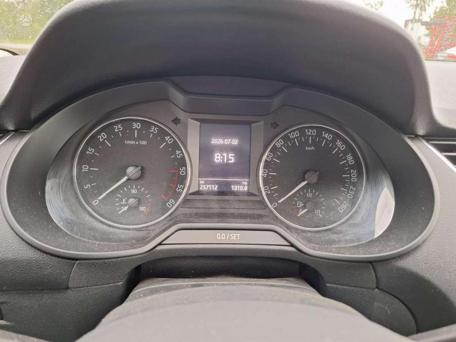 Pelēks Skoda Octavia 2017 Šakiai, ar dzinēja tilpumu 1.60 L un nobraukumu 257 tūkst. km par 7300 €, foto 13 vietnē AUTOMOTO.COM.LV