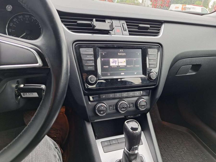 Pelēks Skoda Octavia 2017 Šakiai, ar dzinēja tilpumu 1.60 L un nobraukumu 257 tūkst. km par 7300 €, foto 14 vietnē AUTOMOTO.COM.LV