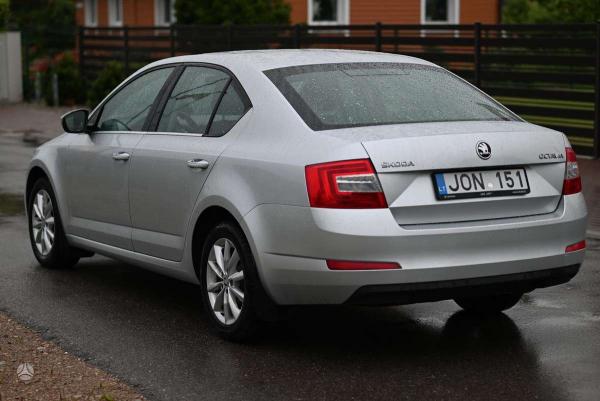 Pelēks Skoda Octavia 2017 Viļņa, ar dzinēja tilpumu 1.60 L un nobraukumu 169 tūkst. km par 8900 €, foto 3 vietnē AUTOMOTO.COM.LV