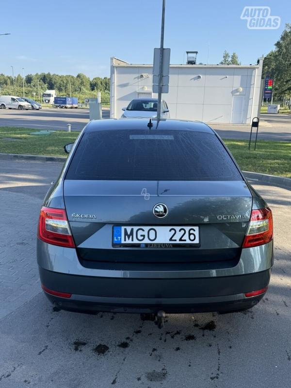 Grey Skoda Octavia 2017 in Vilnius, with an engine capacity of 1.60 L and mileage of 297 thousand km for 7000 €, photo 5 on AUTOMOTO.COM.LV