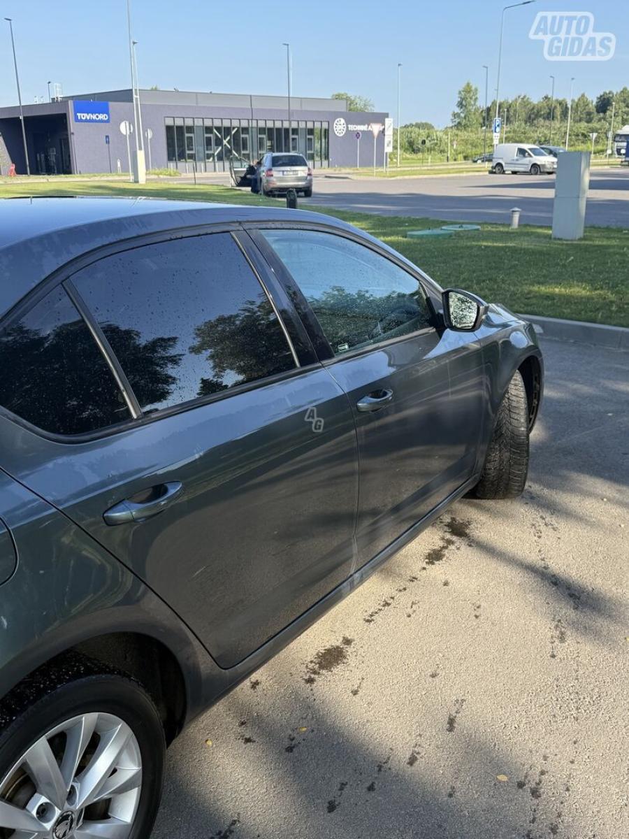 Grey Skoda Octavia 2017 in Vilnius, with an engine capacity of 1.60 L and mileage of 297 thousand km for 7000 €, photo 8 on AUTOMOTO.COM.LV