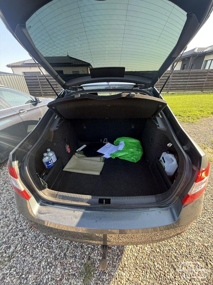 Grey Skoda Octavia 2017 in Vilnius, with an engine capacity of 1.60 L and mileage of 297 thousand km for 7000 €, photo 16 on AUTOMOTO.COM.LV