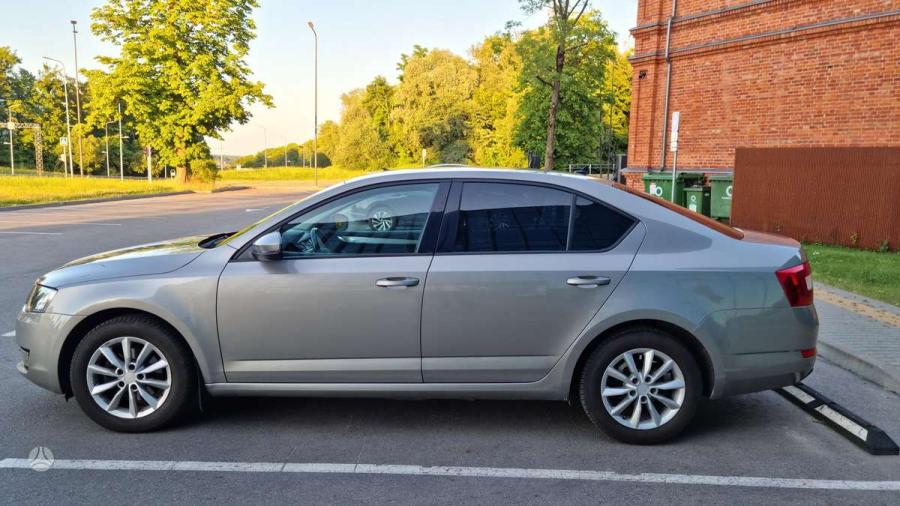 Grey Skoda Octavia 2017 in Kaunas, with an engine capacity of 1.00 L and mileage of 148 thousand km for 6500 €, photo 4 on AUTOMOTO.COM.LV