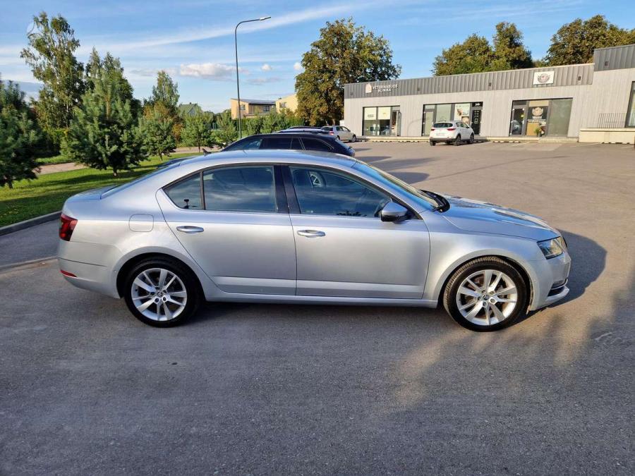 Grey Skoda Octavia 2017 in Kaunas, with an engine capacity of 1.40 L and mileage of 215 thousand km for 10499 €, photo 3 on AUTOMOTO.COM.LV