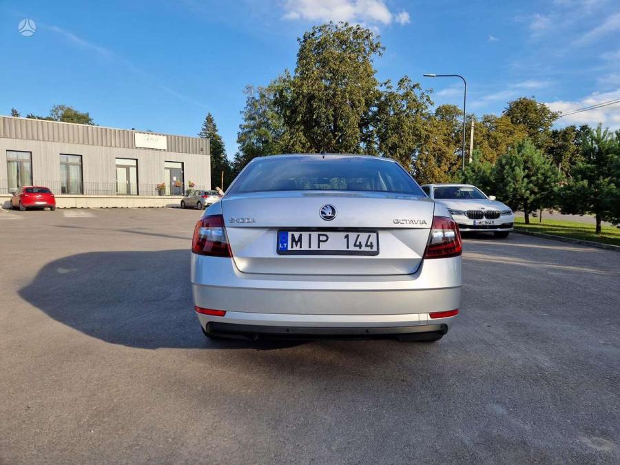 Grey Skoda Octavia 2017 in Kaunas, with an engine capacity of 1.40 L and mileage of 215 thousand km for 10499 €, photo 5 on AUTOMOTO.COM.LV
