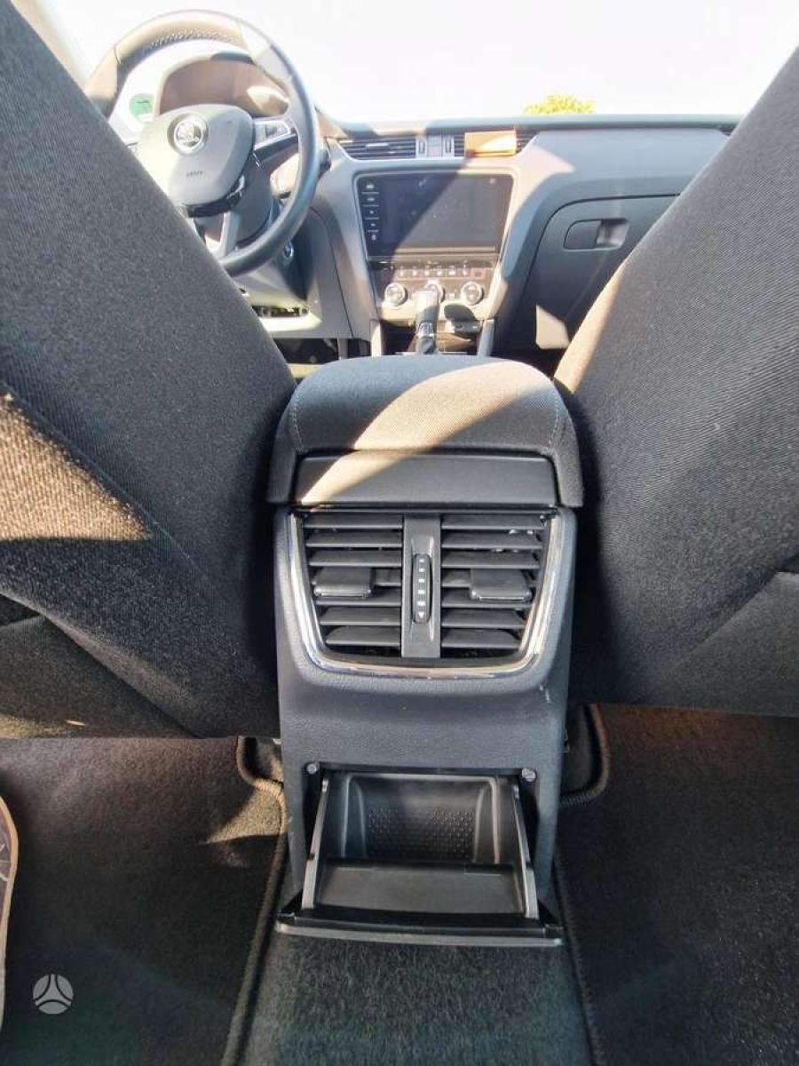 Grey Skoda Octavia 2017 in Kaunas, with an engine capacity of 1.40 L and mileage of 215 thousand km for 10499 €, photo 26 on AUTOMOTO.COM.LV