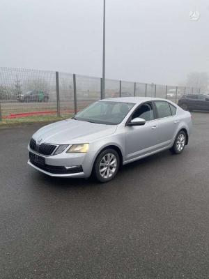 Grey Skoda Octavia 2018 in Panevezys, with an engine capacity of 1.00 L and mileage of 92 thousand km for 7490 €, photo 4 on AUTOMOTO.COM.LV
