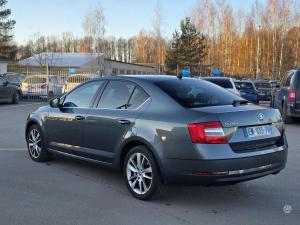 Grey Skoda Octavia 2018 in Taurage, with an engine capacity of 1.97 L and mileage of 185 thousand km for 8400 €, photo 4 on AUTOMOTO.COM.LV
