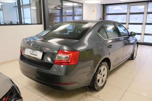 Grey Skoda Octavia 2018 in Vilnius, with an engine capacity of 1.00 L and mileage of 149 thousand km for 8400 €, photo 2 on AUTOMOTO.COM.LV