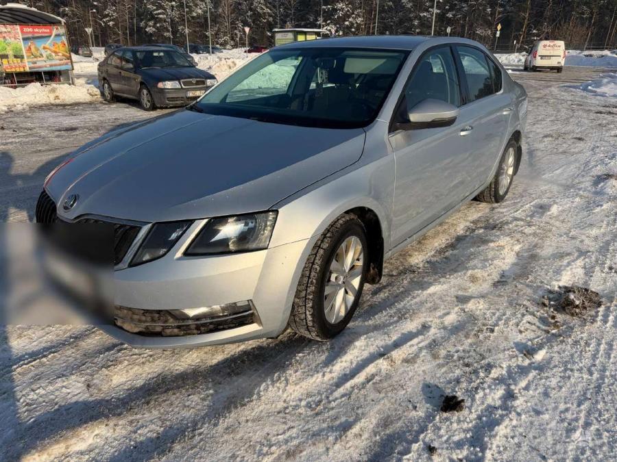 Grey Skoda Octavia 2018 in Vievis, with an engine capacity of 1.60 L and mileage of 203 thousand km for 10500 €, photo 1 on AUTOMOTO.COM.LV
